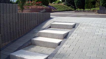 Erfahren Sie alles über Blockstufen, Gartenstufen und Legstufen ...