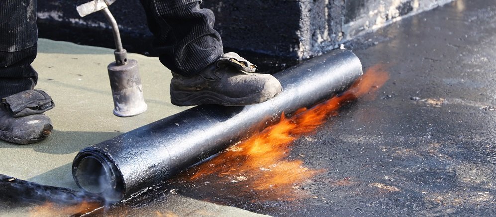 Dach abdichten und Bitumenbahnen richtig verlegen!